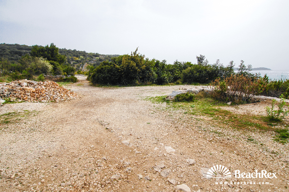 Beach Stari Trogir - Sevid - Dalmatia Split - Croatia | Beachrex.com