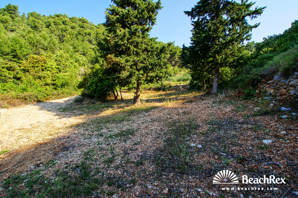 Beach Jedra - Gdinj - Island Hvar - Dalmatia Split - Croatia | Beachrex.com